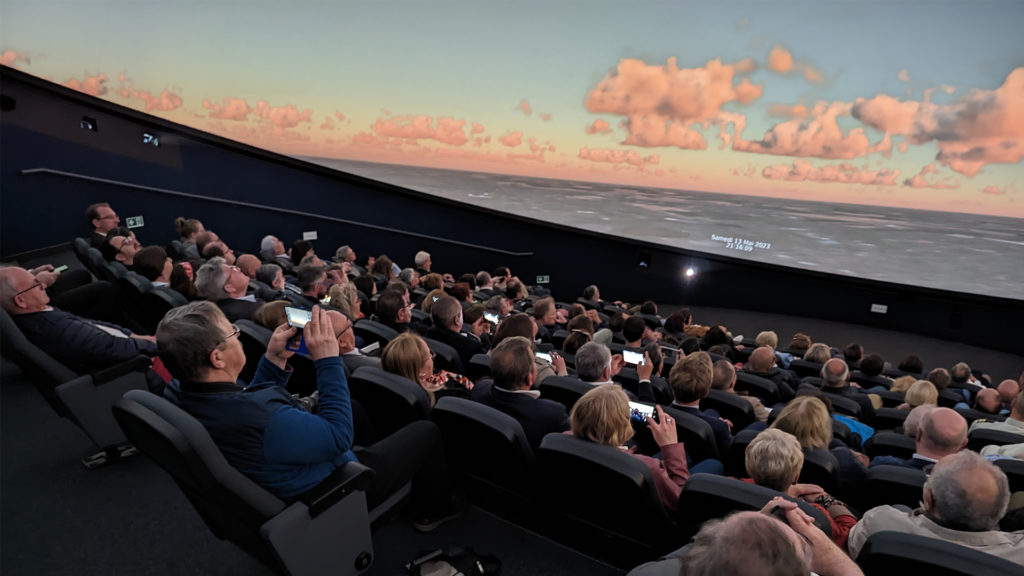 A spectacular 10K 2D planetarium "Orionis, planétarium du Douaisis ...